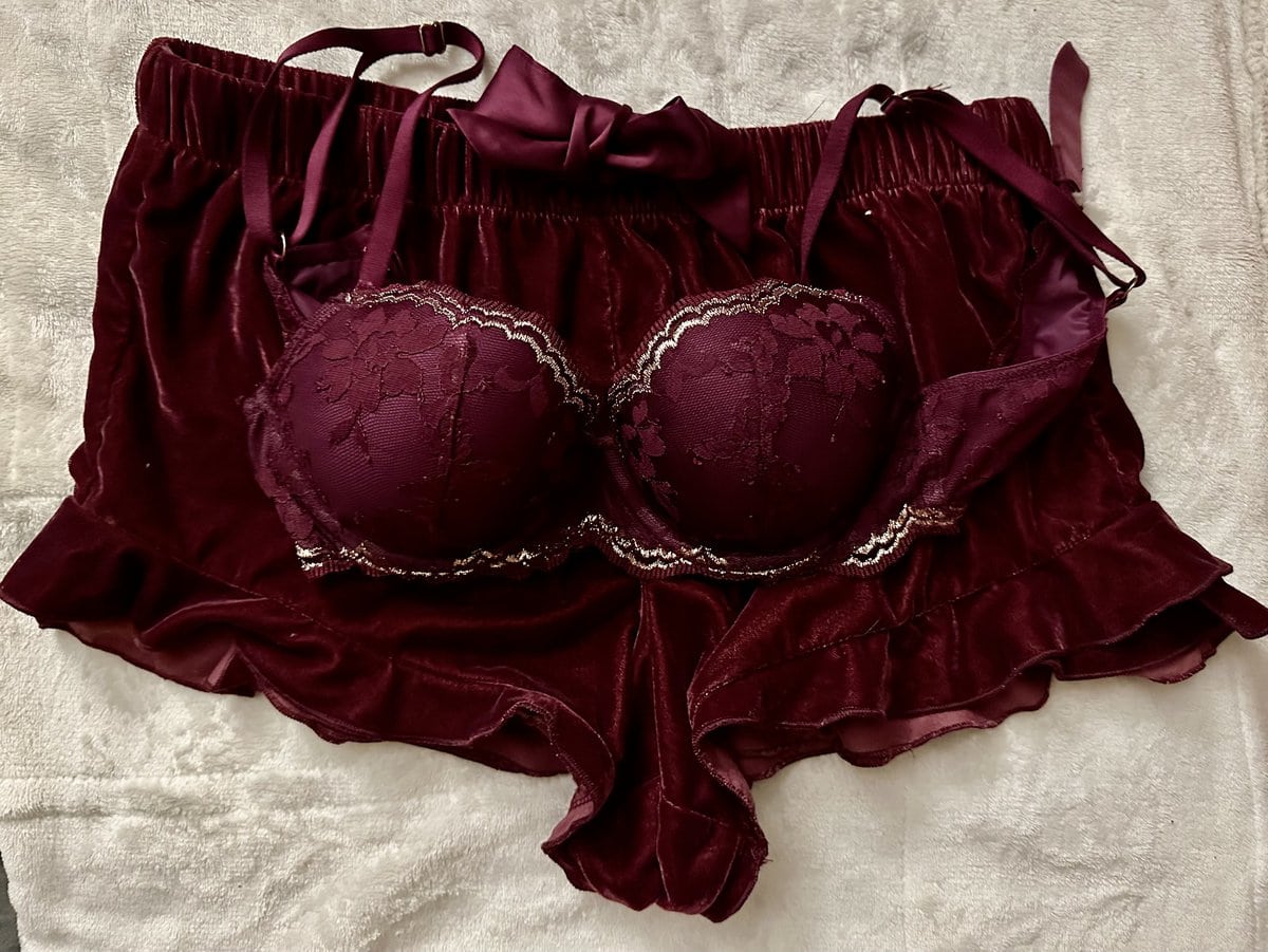 Clothing :: Aaliyah Love BRA and velvet SHORTS Victorias Secret - Sweeky