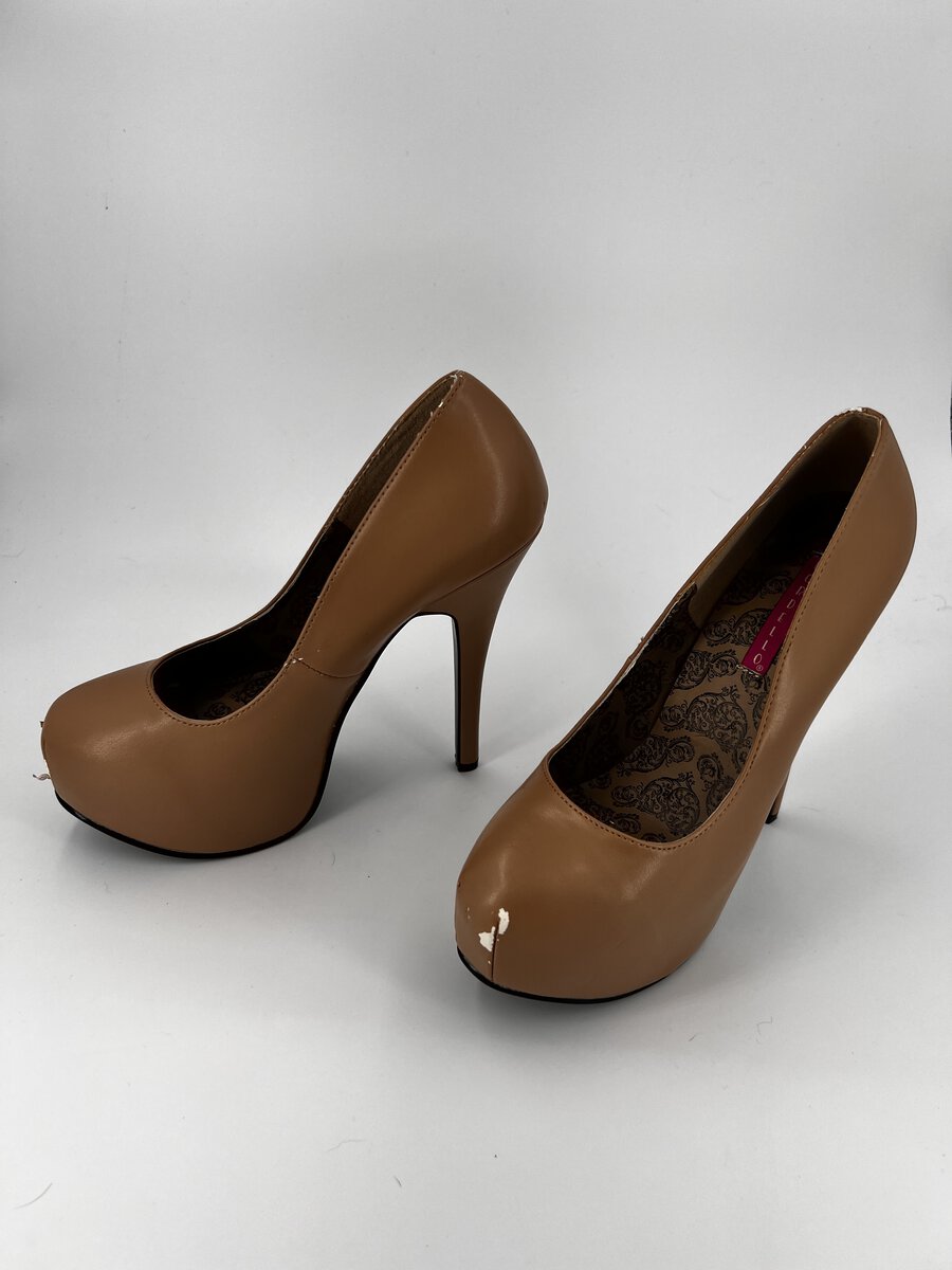 Footwear :: Angel Youngs' Tan Stilettos from Adult Shoots - Sweeky