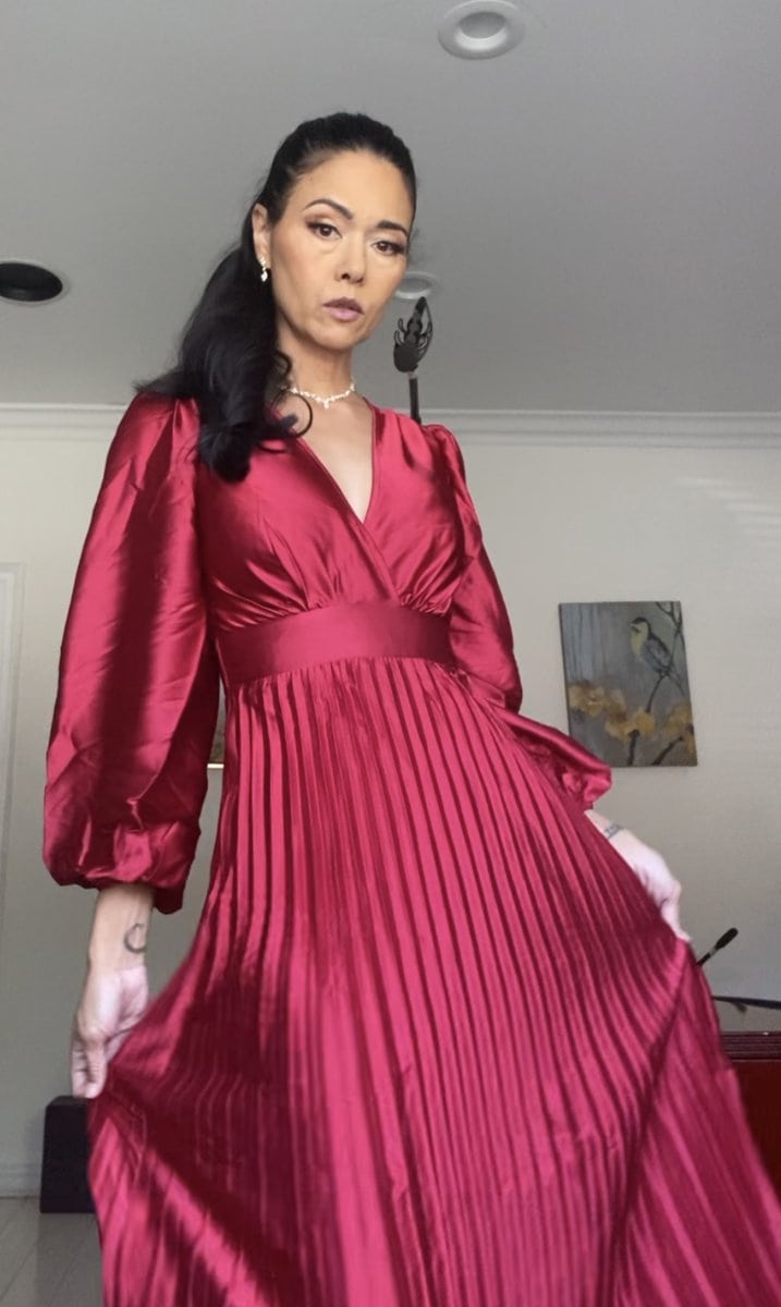 Clothing :: Dana Vespoli's Red Gown from "Murder She Moaned" - Sweeky